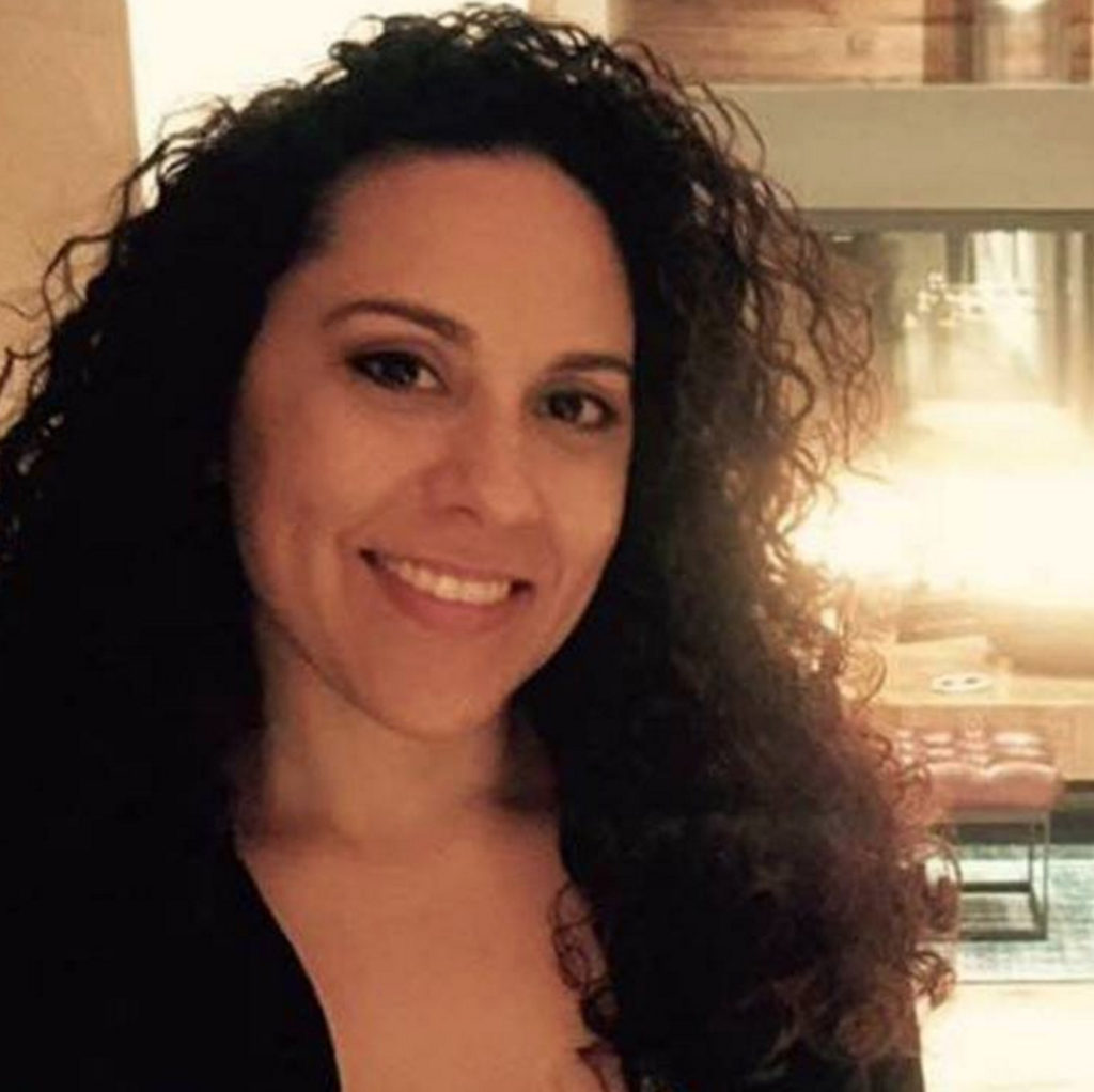 Exploring Life & Business with Adria Ali of Everyday Essence - Voyage ...